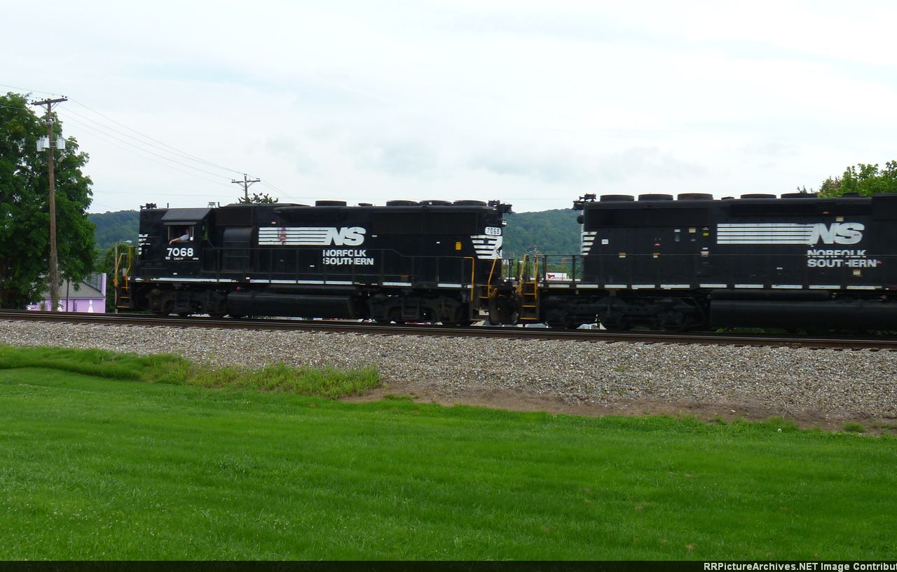 NS 7068 on T17
